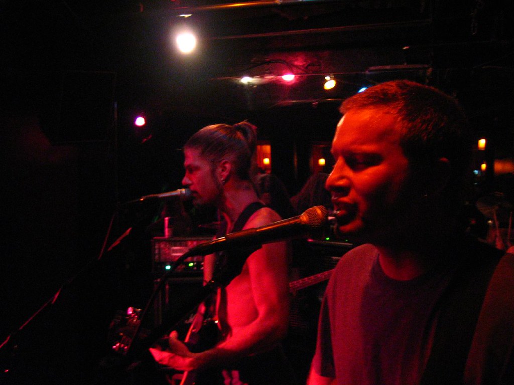 Bluebeard rocks The Cherry Bar in San Francisco, July 22, 2005 頁 1 | FlickrLinkr